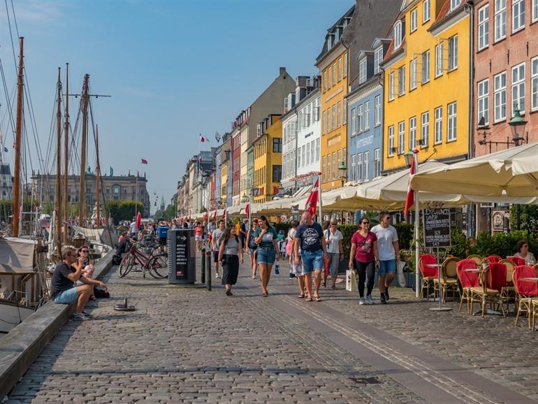 Het kleurrijke Nyhavn in Kopenhagen bezoeken? Alle info & tips