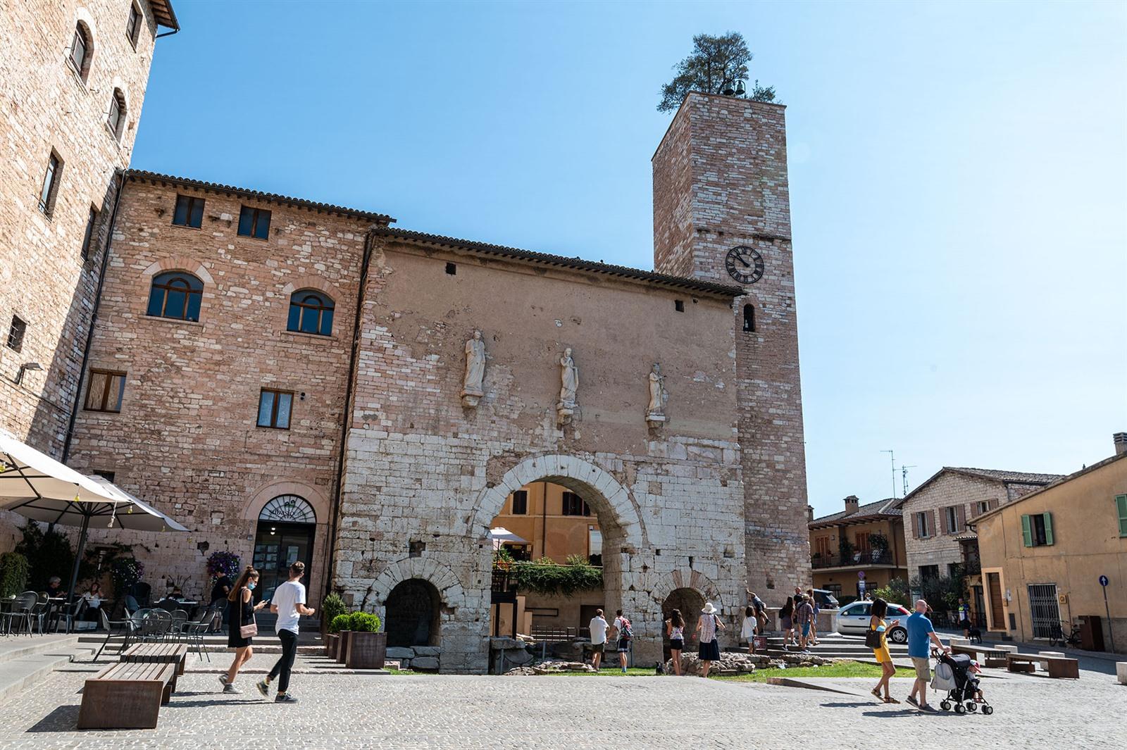 10 top bezienswaardigheden in Spello: wat zien & doen + verblijftips